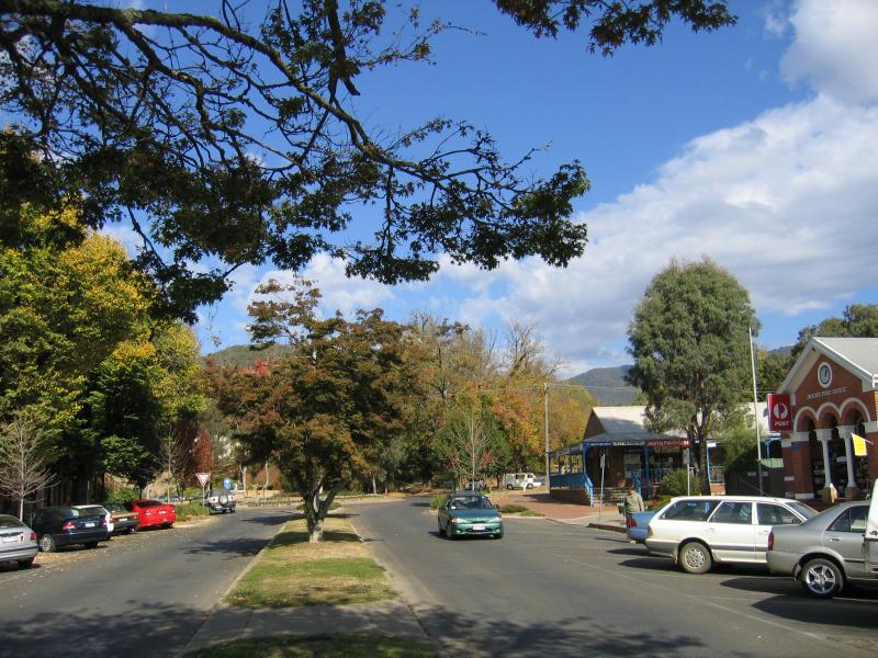 Bright photos - Travel Victoria: accommodation & visitor guide