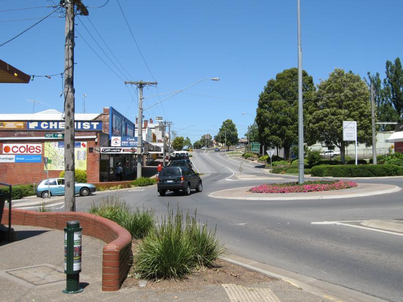 Drouin photos - Travel Victoria: accommodation & visitor guide