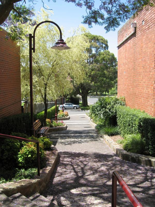 Drouin photos - Travel Victoria: accommodation & visitor guide