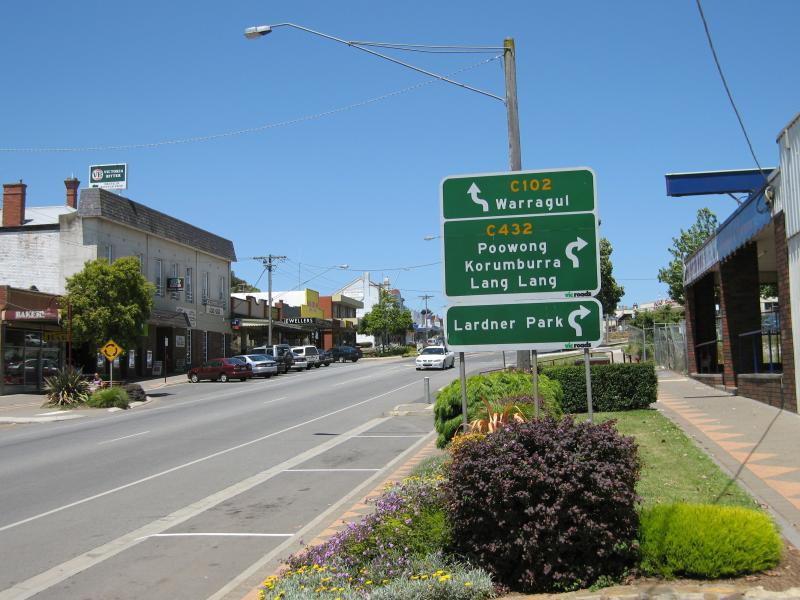 Drouin photos - Travel Victoria: accommodation & visitor guide