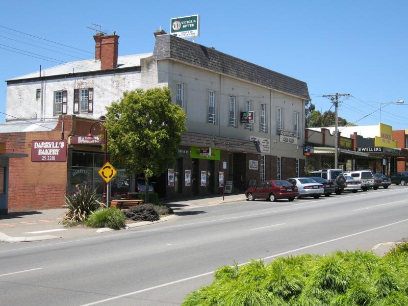 Drouin photos - Travel Victoria: accommodation & visitor guide