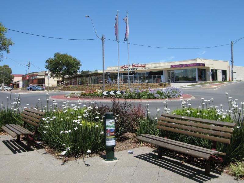 Drouin photos - Travel Victoria: accommodation & visitor guide