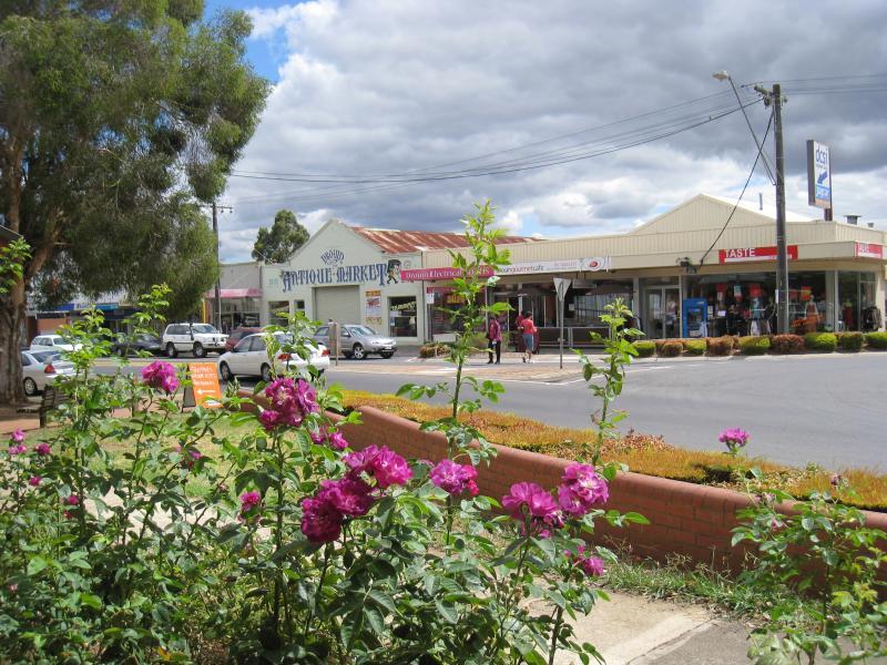 Drouin photos - Travel Victoria: accommodation & visitor guide