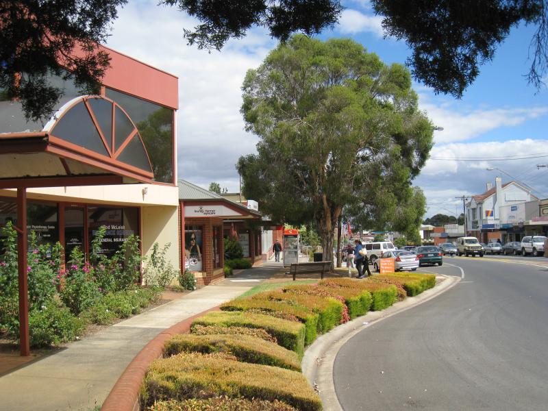 Drouin photos - Travel Victoria: accommodation & visitor guide