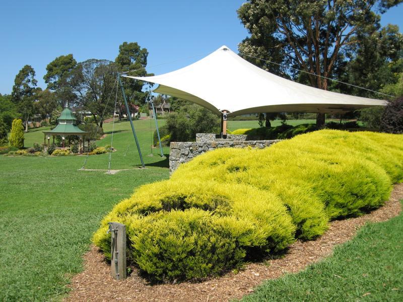 Drouin photos - Travel Victoria: accommodation & visitor guide