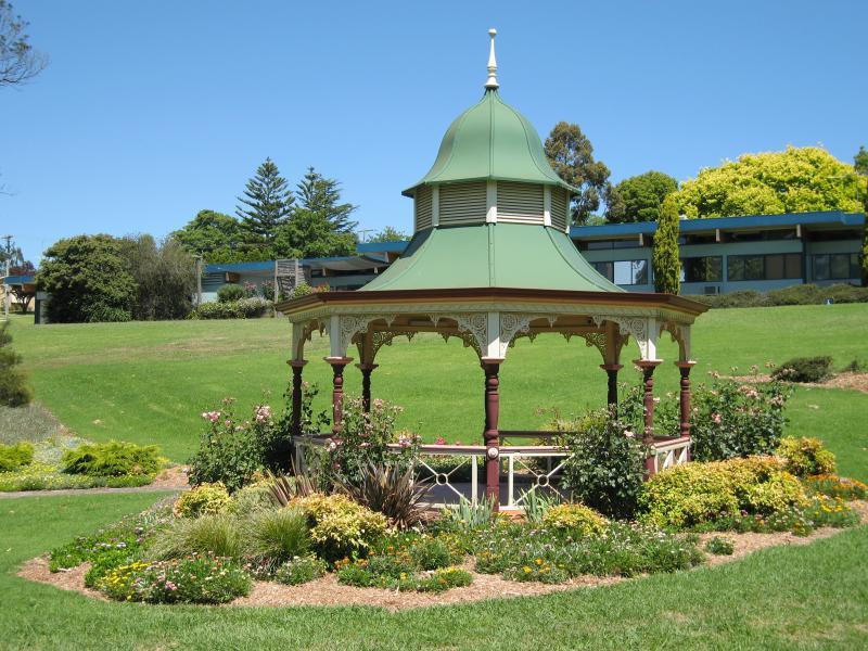 Drouin photos - Travel Victoria: accommodation & visitor guide