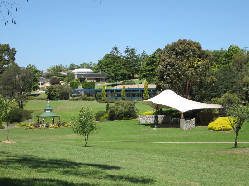 Drouin photos - Travel Victoria: accommodation & visitor guide