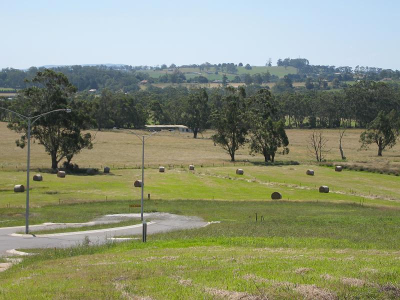 Drouin photos - Travel Victoria: accommodation & visitor guide