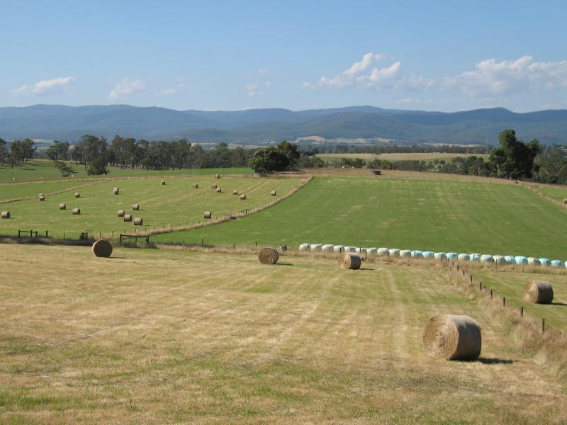 Drouin photos - Travel Victoria: accommodation & visitor guide