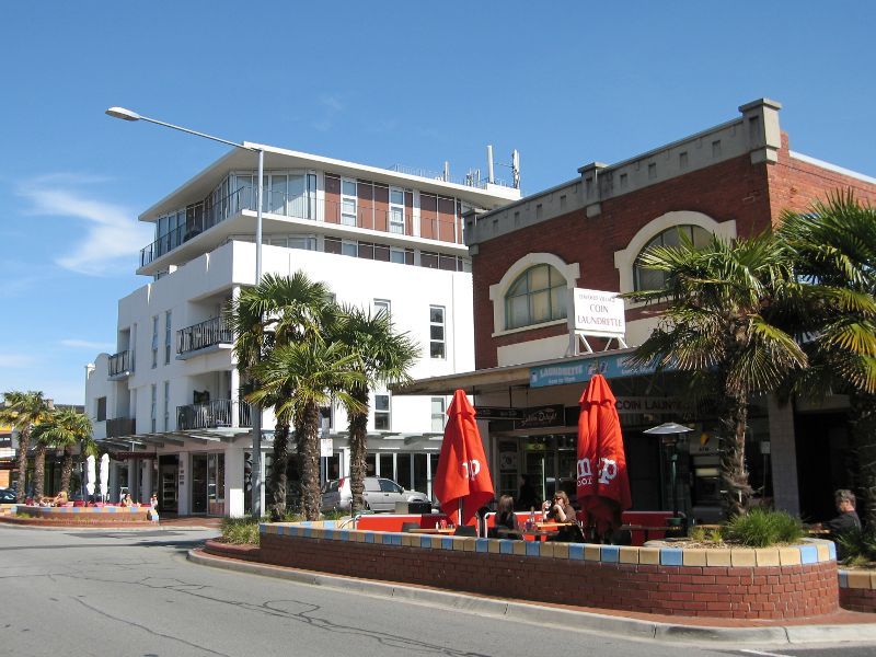 Elwood photos - Travel Victoria: accommodation & visitor guide