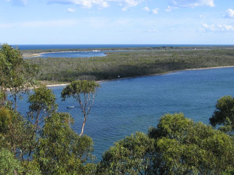 Lakes Entrance photos - Travel Victoria: accommodation & visitor guide