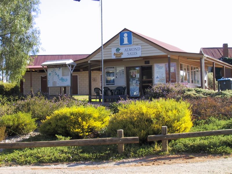 Robinvale photos - Travel Victoria: accommodation & visitor guide