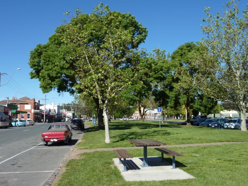 Yea photos - Travel Victoria: accommodation & visitor guide