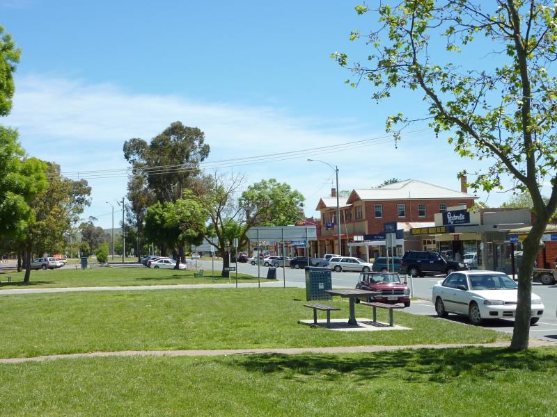 Yea photos - Travel Victoria: accommodation & visitor guide