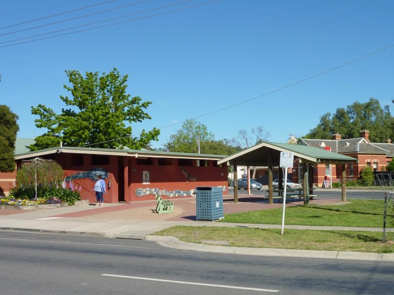 Yea photos - Travel Victoria: accommodation & visitor guide