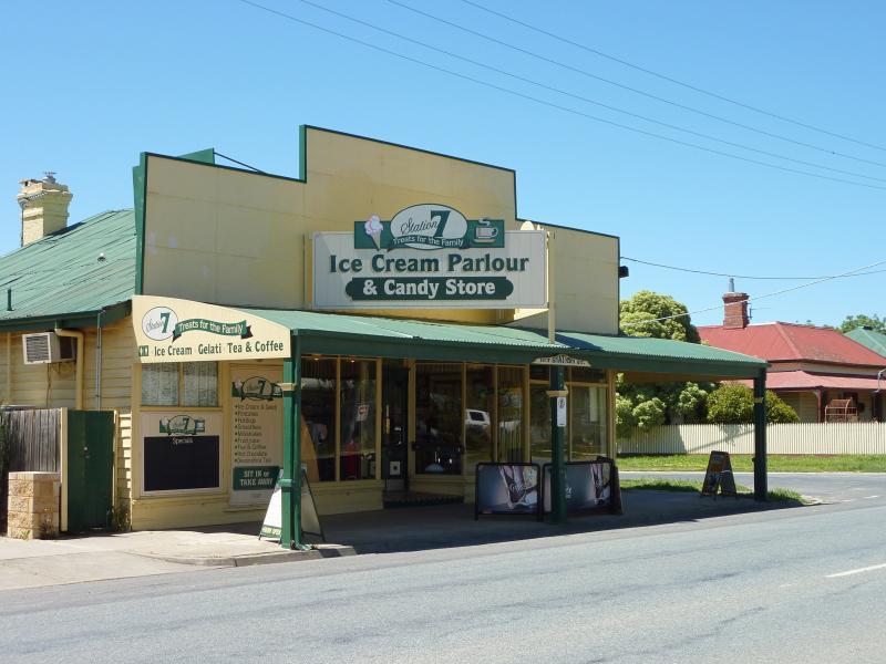 Yea photos - Travel Victoria: accommodation & visitor guide